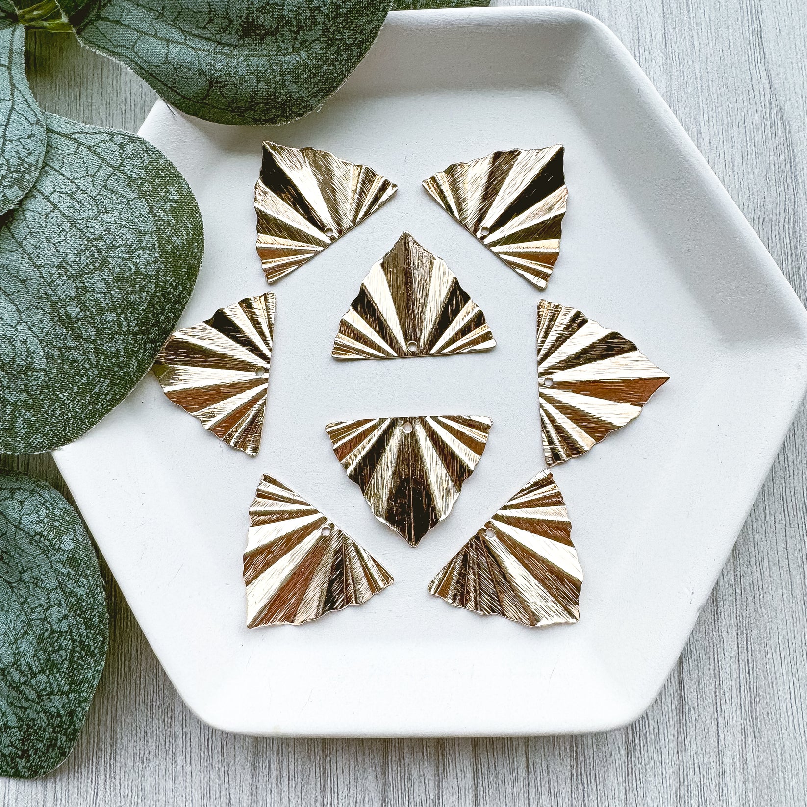 Wavy Fan Charm - 10 pieces – Maverlydesigns